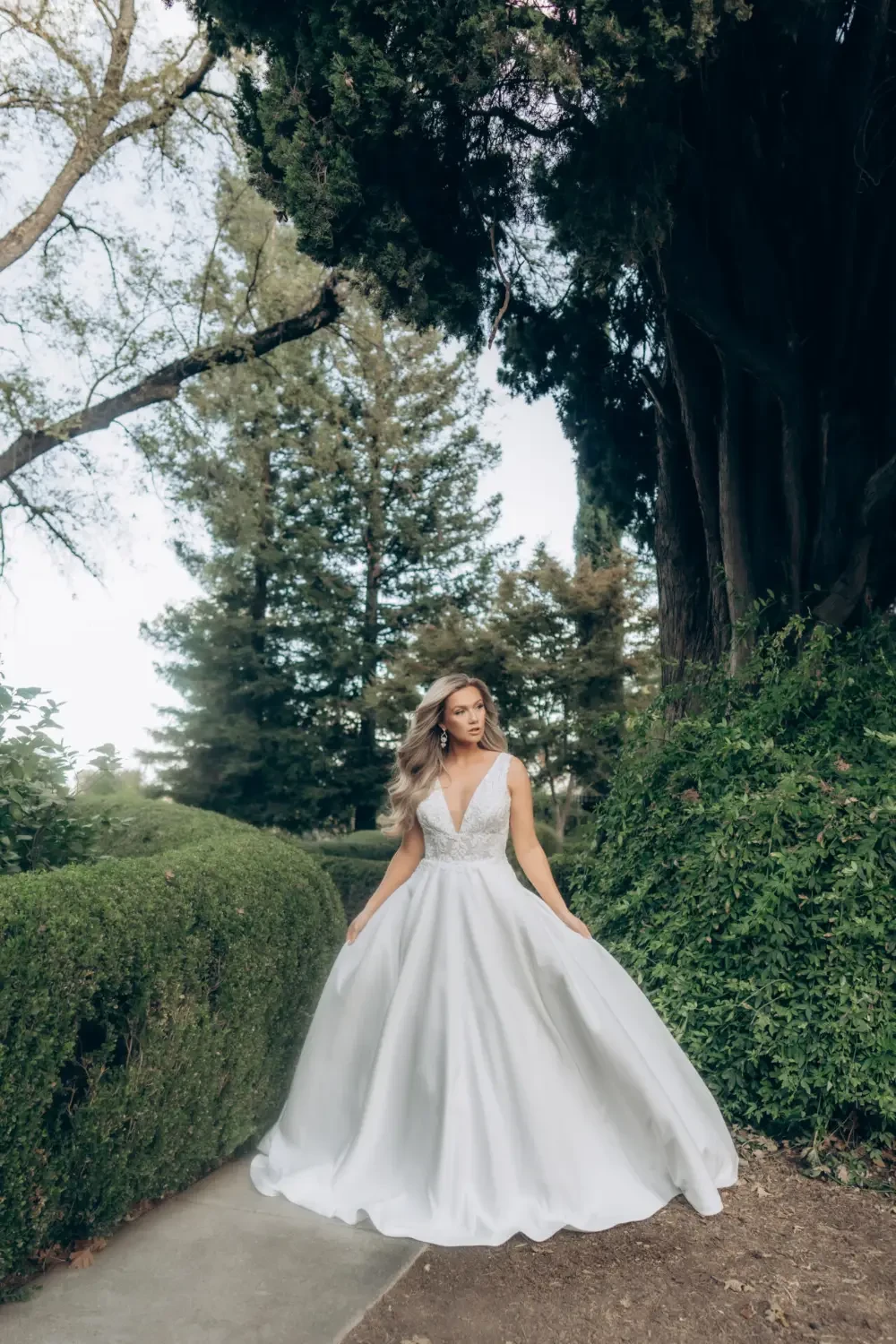 Traditional Wedding Dresses | Jayne's Bridalwear